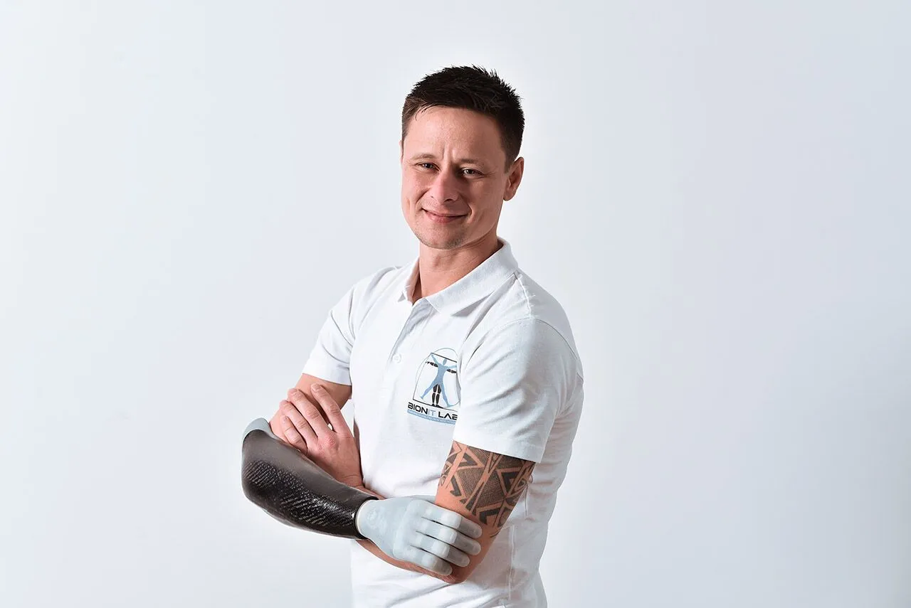 Adams Hand - Procosil